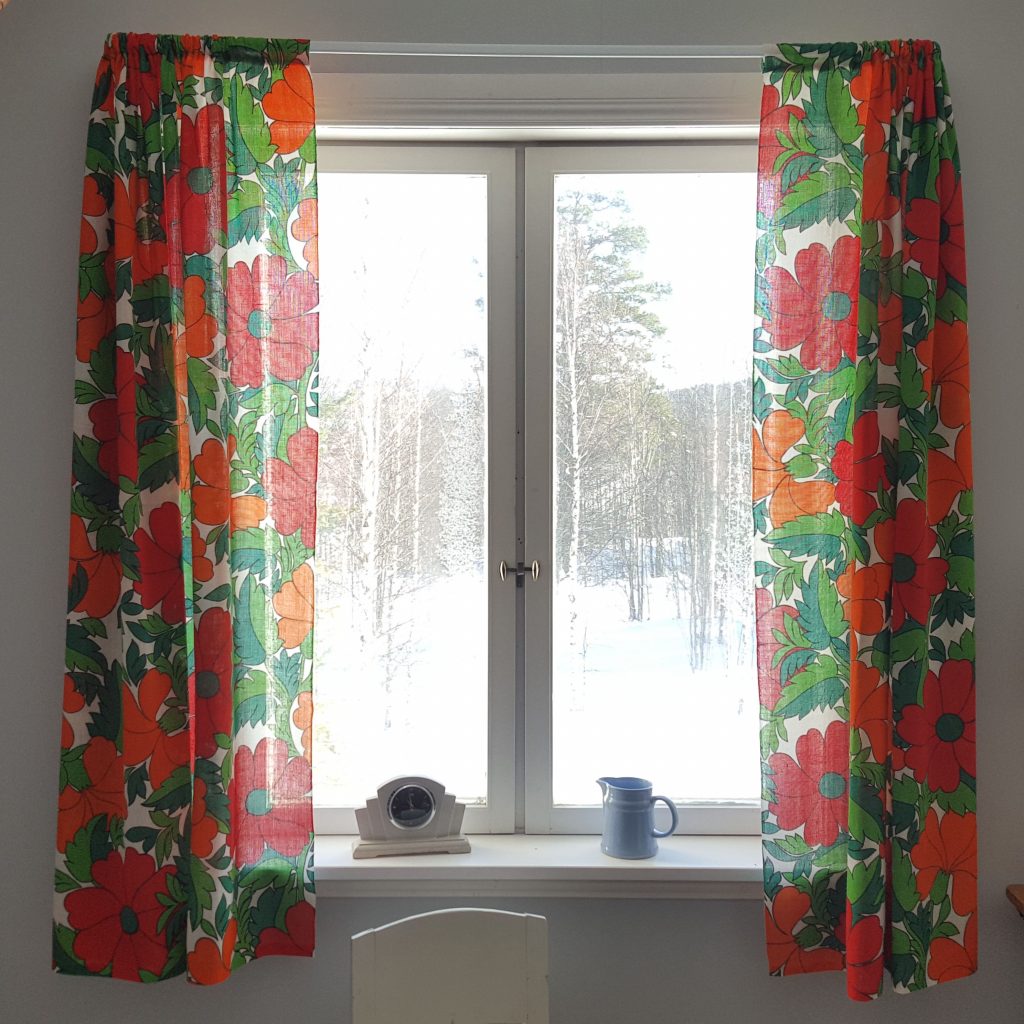 Gardinlängder - Retro - Stora Blommor - Retrolivet