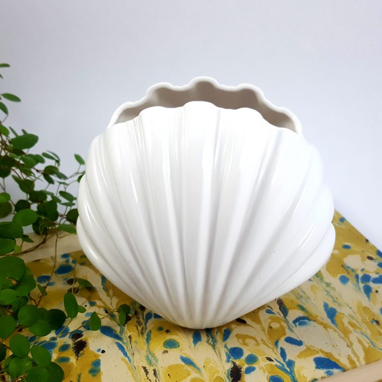 Snäckvas - Shell - Vit - inredning - 80-Tal - Retrolivet