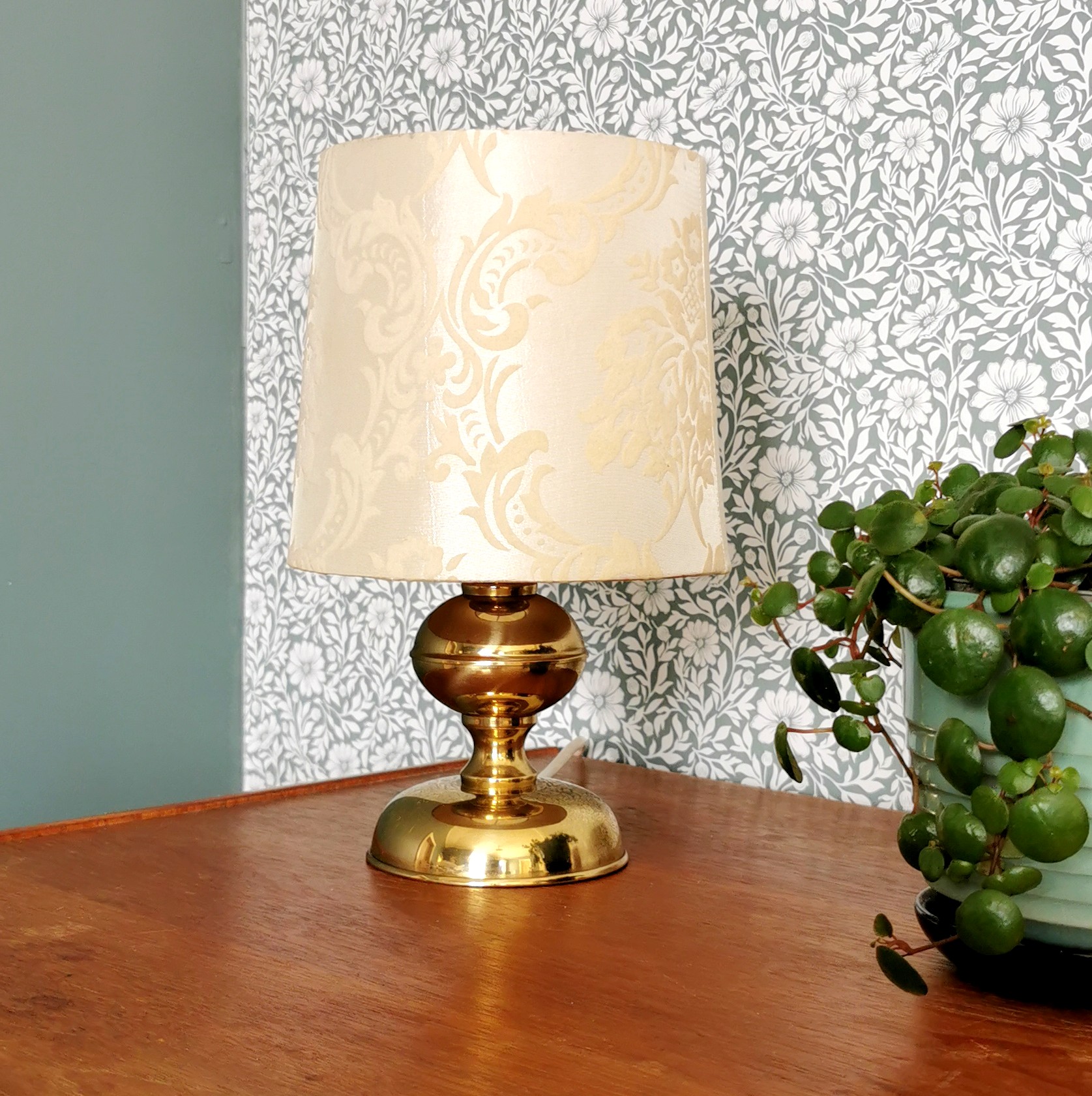 Bordslampa - Mässing - Elarmatur Kosta - Retrolivet
